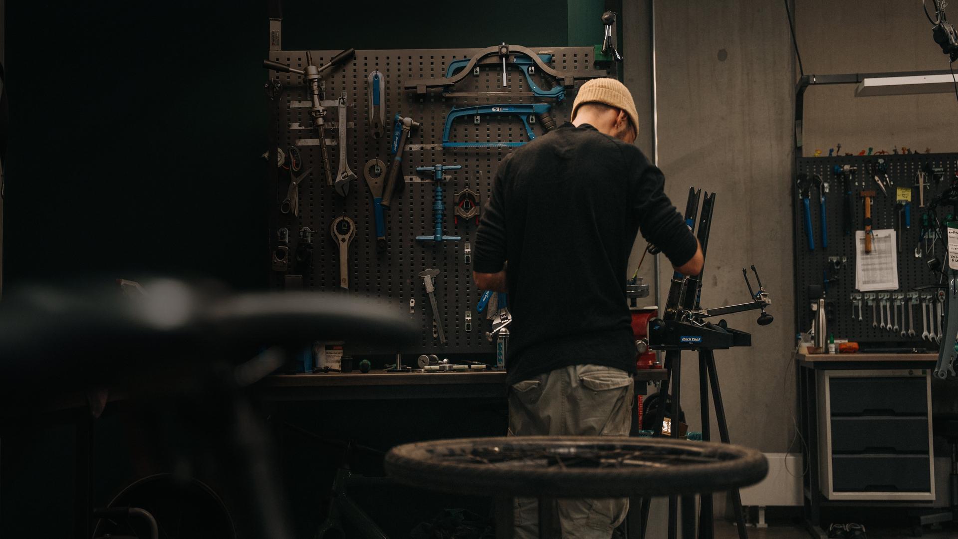 Lightweight USB-C E-Bikes with Hidden Battery | Ampler Bikes